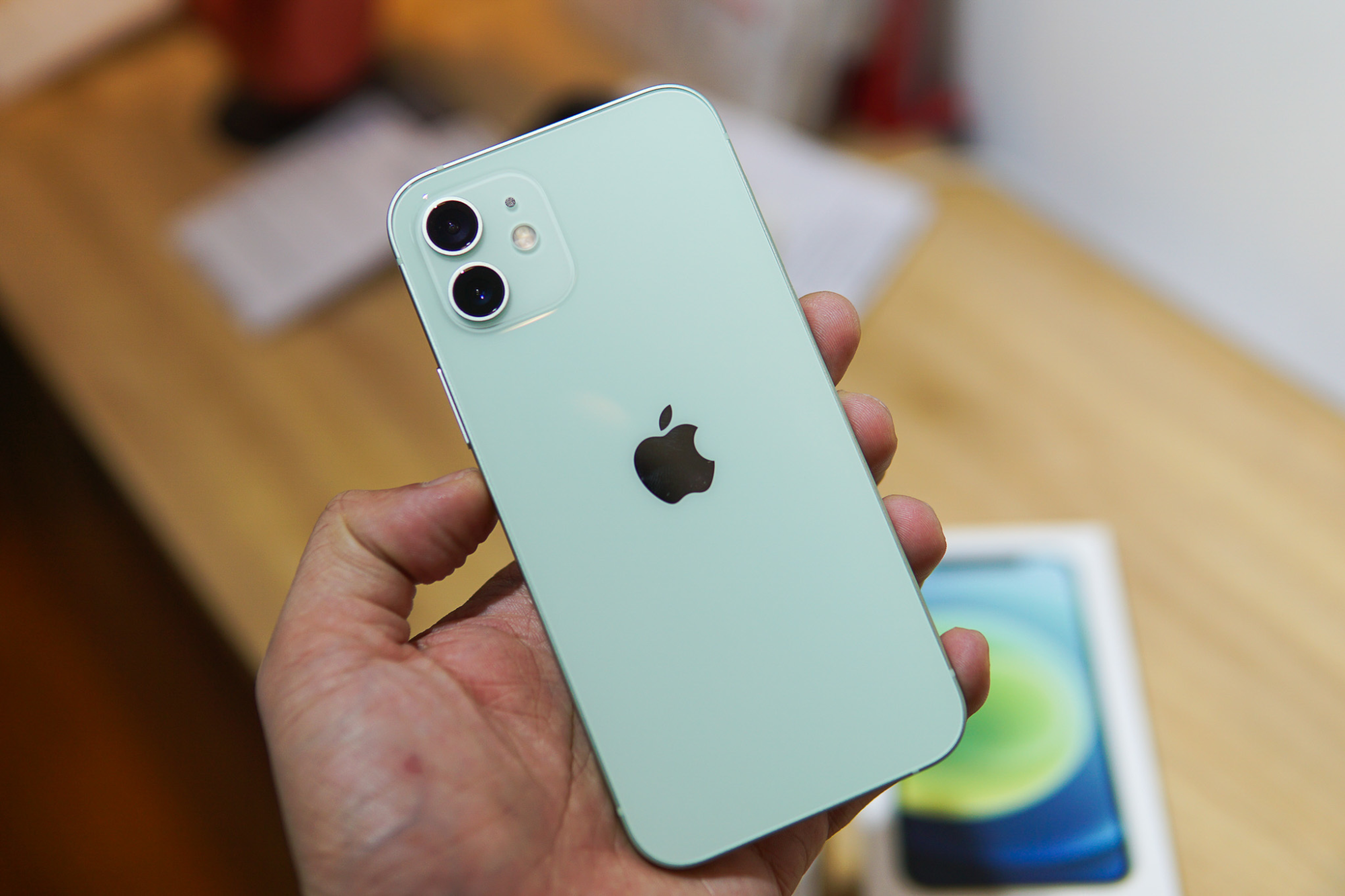 Đánh giá iPhone 12: chip Apple A14 Bionic còn dùng ổn định không?